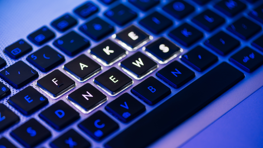 Face aux fake news, les techniques de veille peuvent vous aider ! - KBcrawl